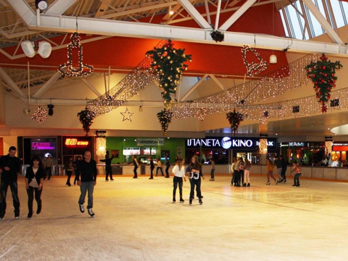 Ковзанка у ТРЦ King Cross Leopolis 22-12-2023 - Афіша Львова - moemisto.ua.